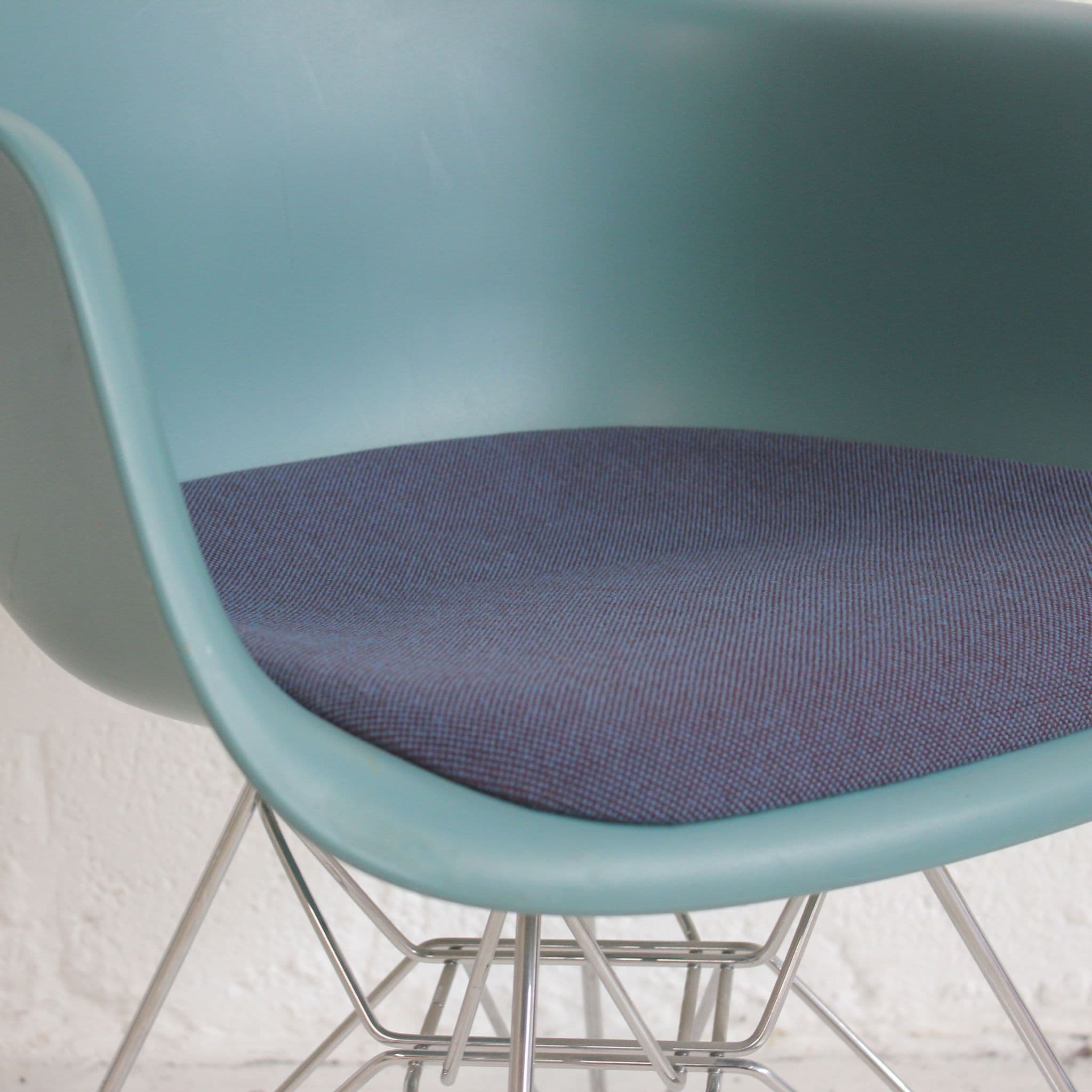 Vitra DAR Chair – Blue | Eames Chair | Blue Charles Eames