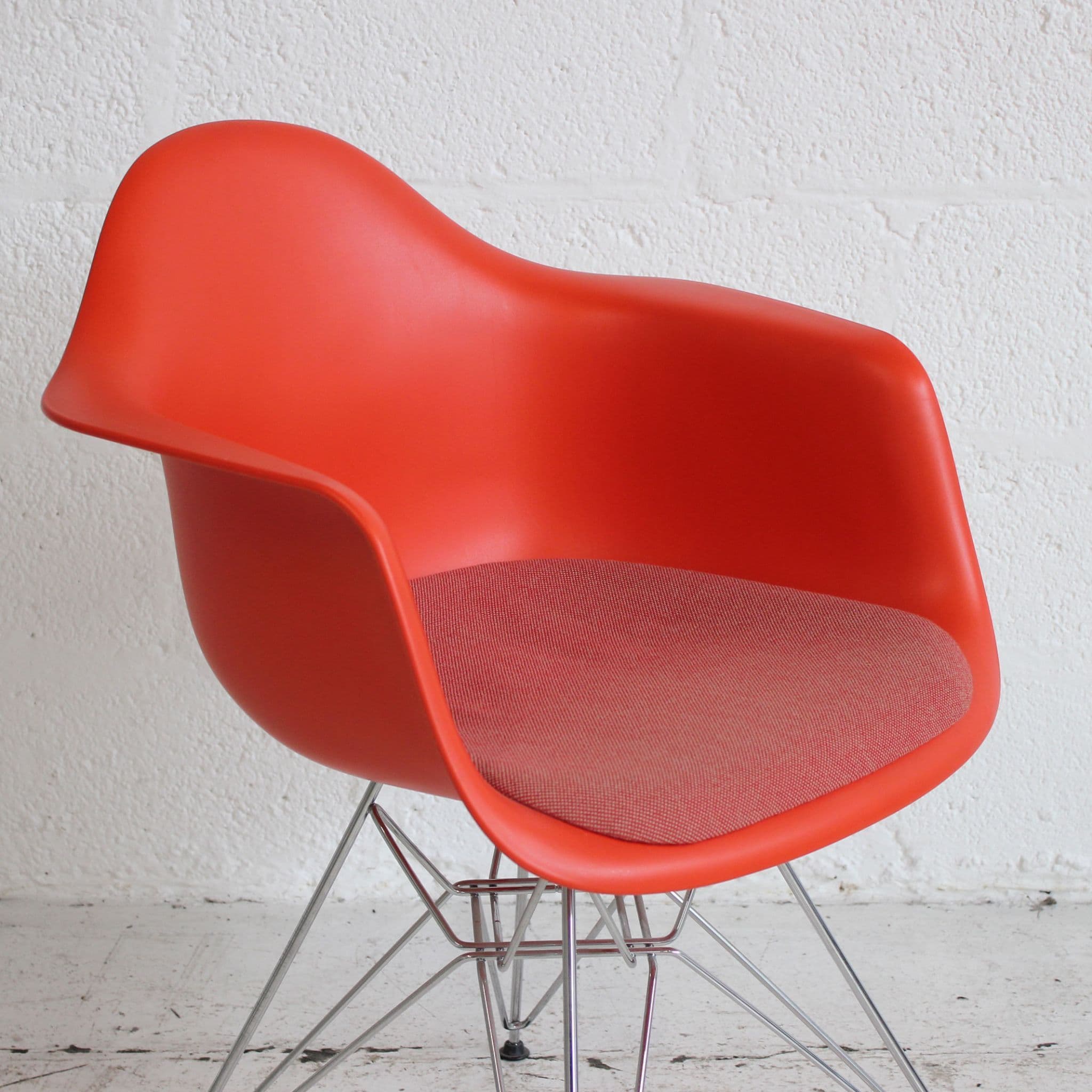 Vitra DAR Chair – Red | Eames Chair | Red Charles Eames