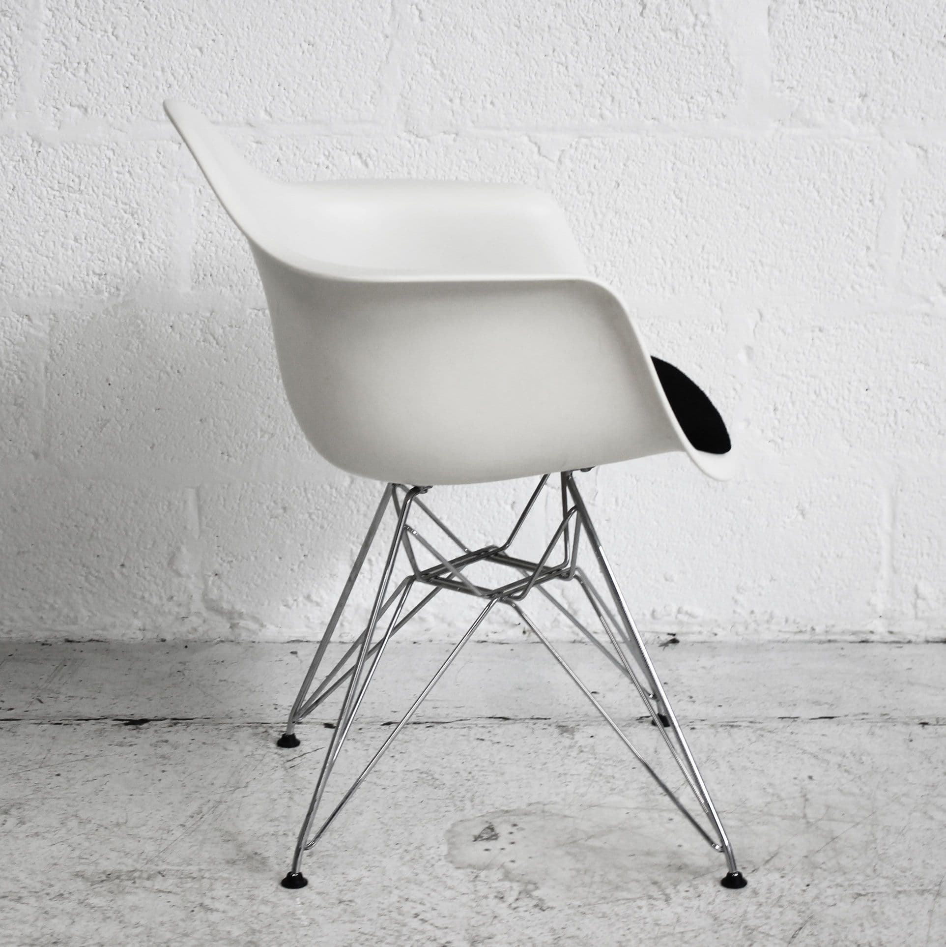 Vitra DAR Chair – White | Eames Chair | White Charles Eames