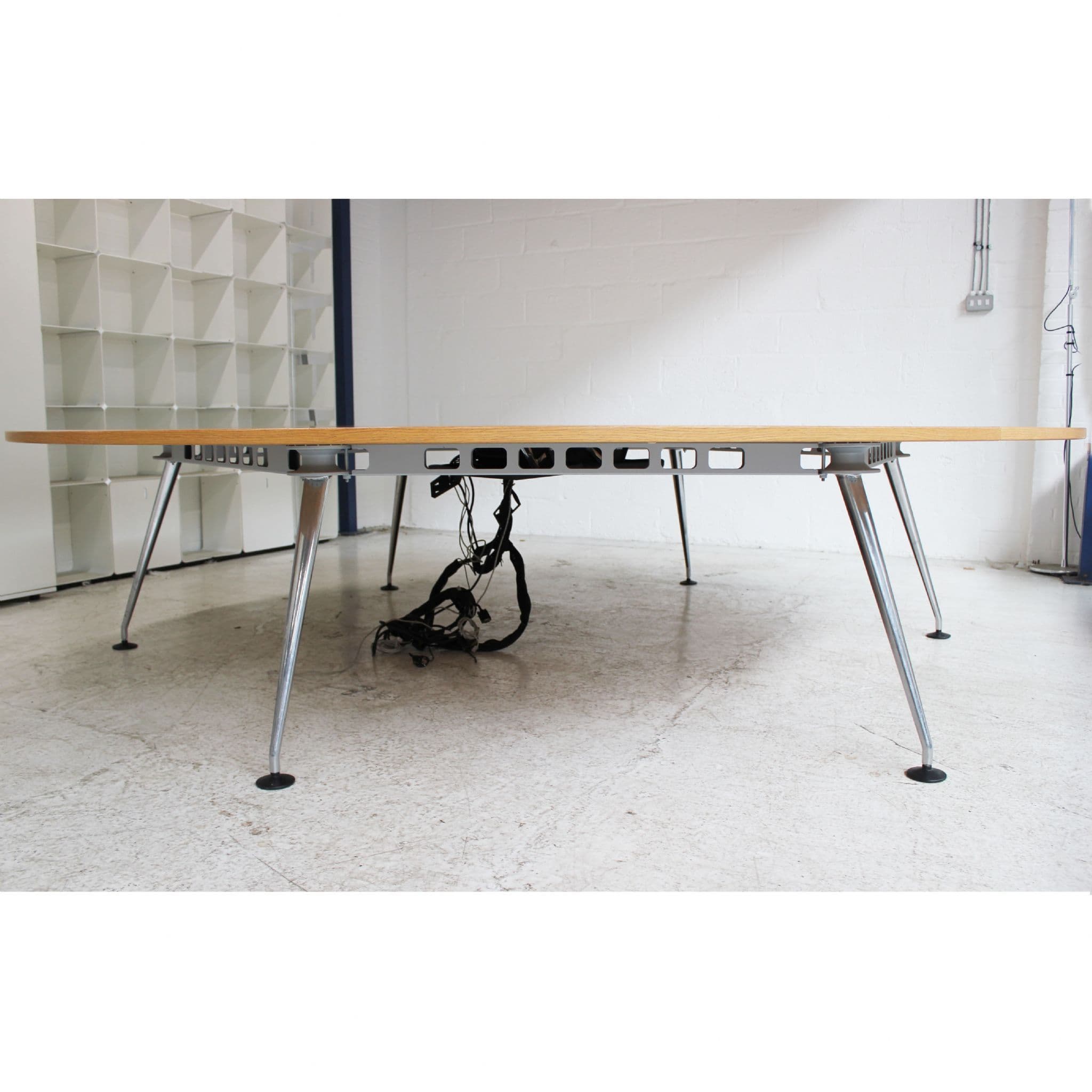 Vitra MedaMorph – 3000mm Diameter | Large Conference Table | Ten seater ...