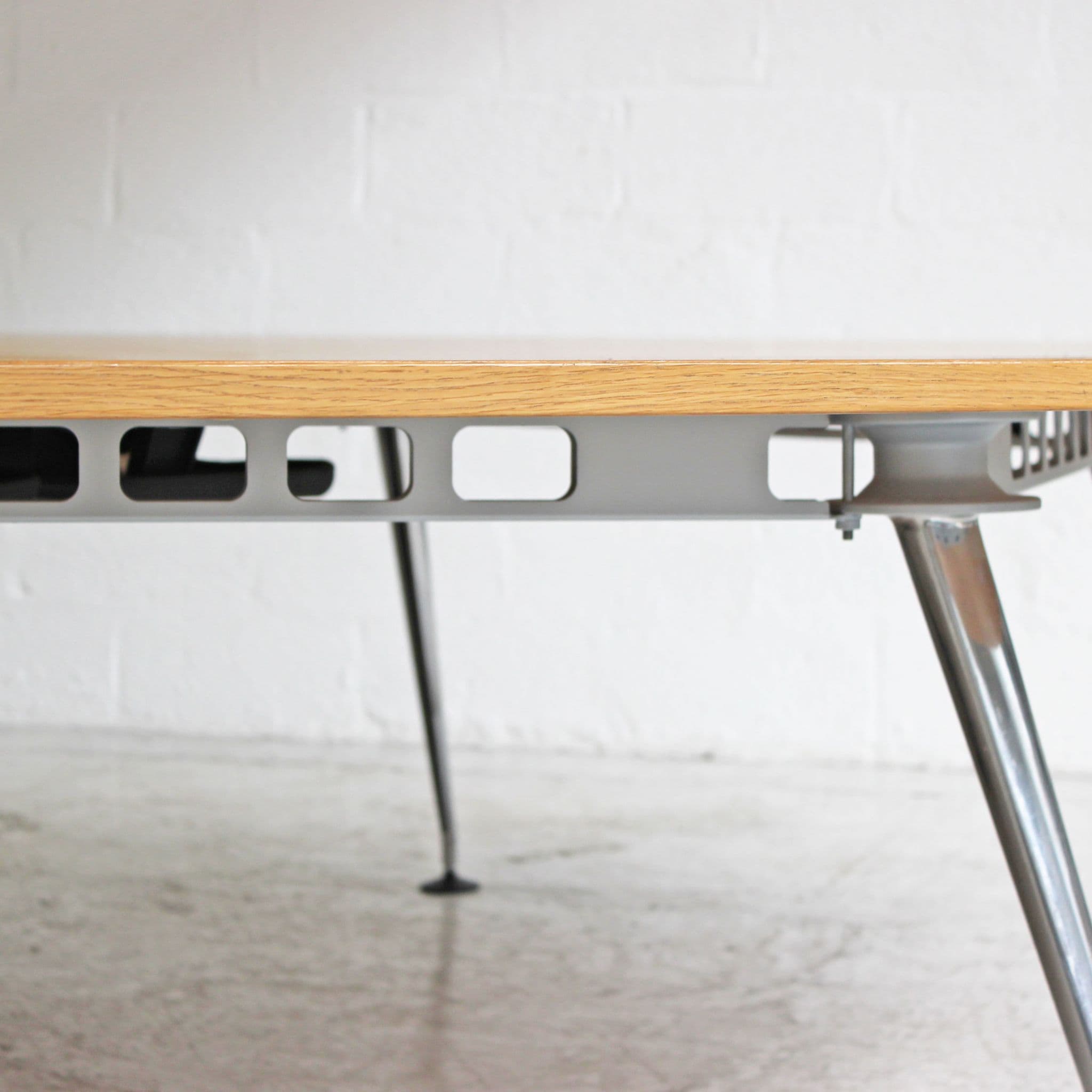 Vitra MedaMorph – 3000mm Diameter | Large Conference Table | Ten seater ...