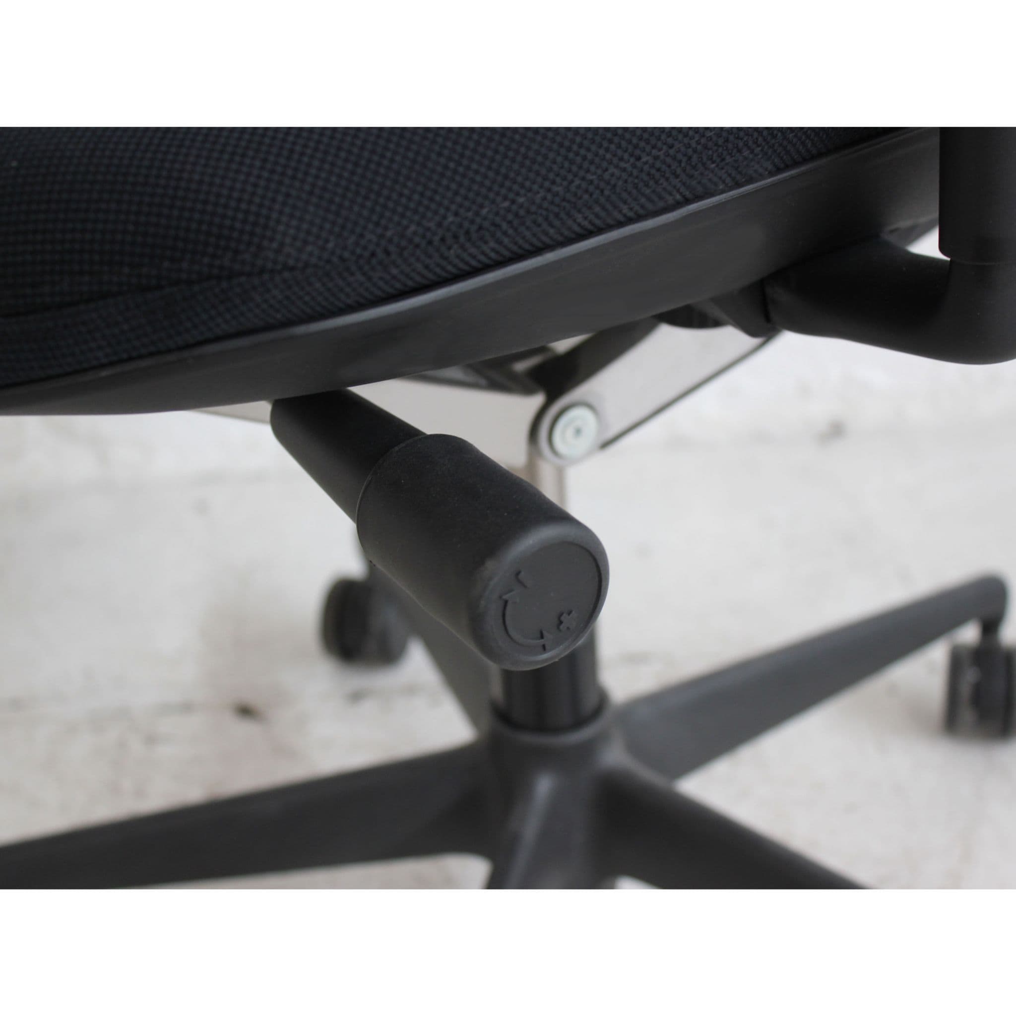 Vitra Medapal | mesh back chair | computer chair