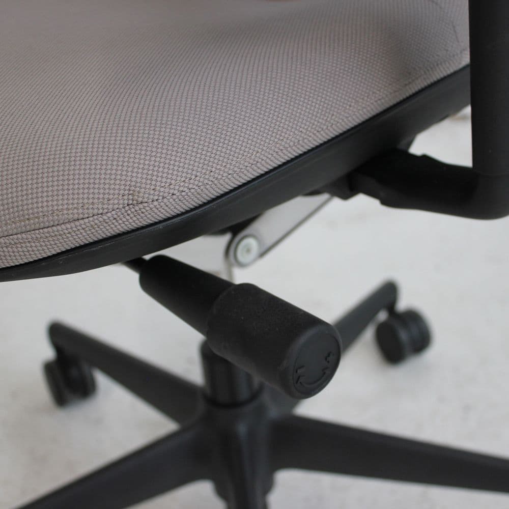 Vitra Medapal | mesh back chair | computer chair