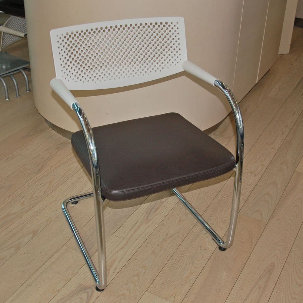 Vitra VisaVis 2 - Brown Leather | cantilever meeting chair | chrome chair with leather seat