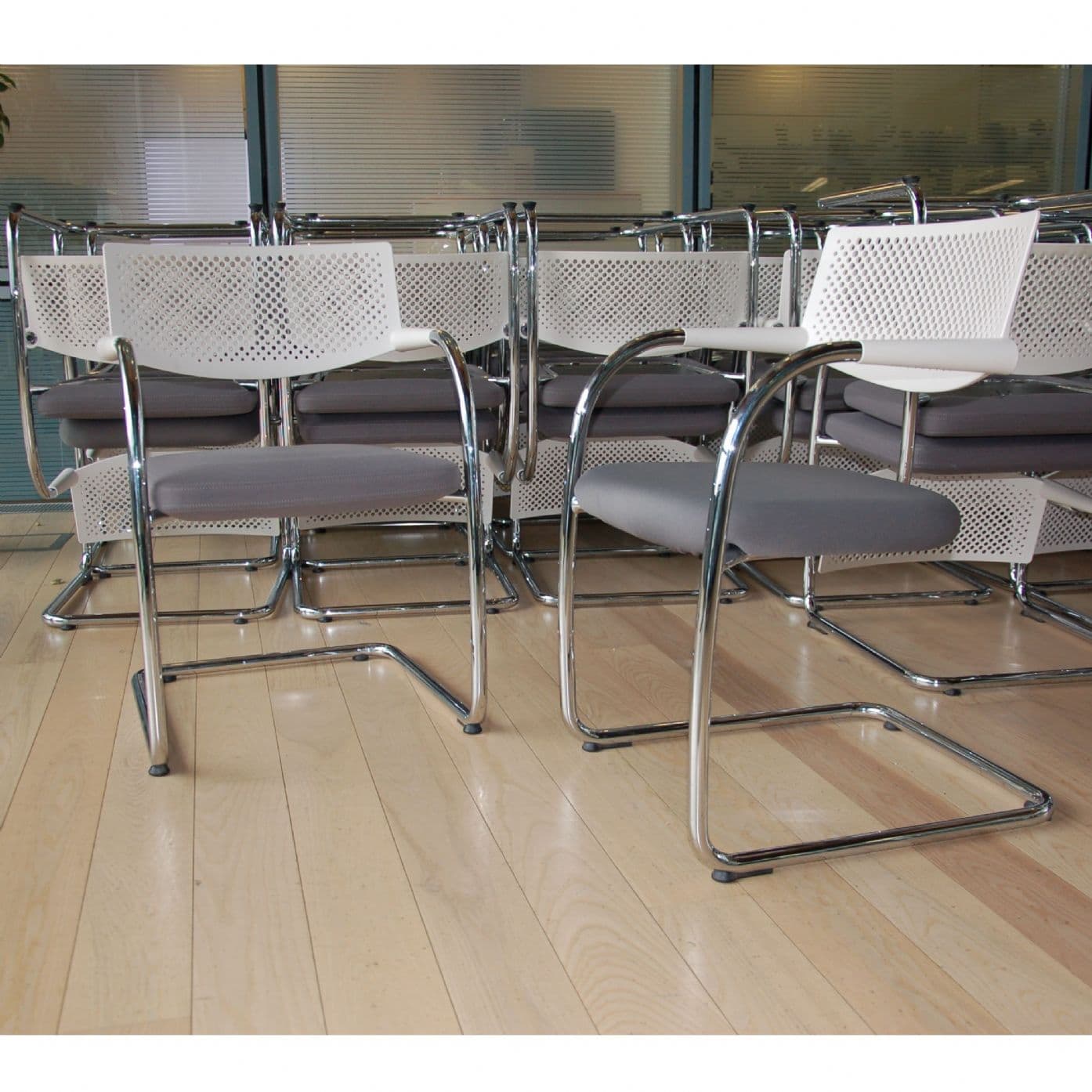 Vitra VisaVis 2 (Grey) | Used Vitra Meeting Chair | Cantilever Chair by Vitra | VisaVis 2 ...