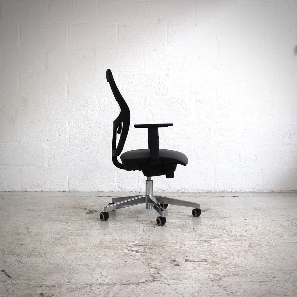 White Mesh Back Operator Chair | Mesh Back Meeting Chair | White ...