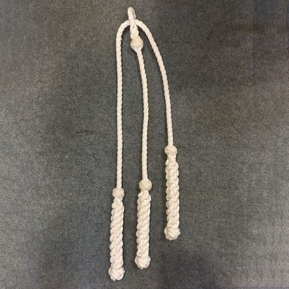 Triple cabin side strings