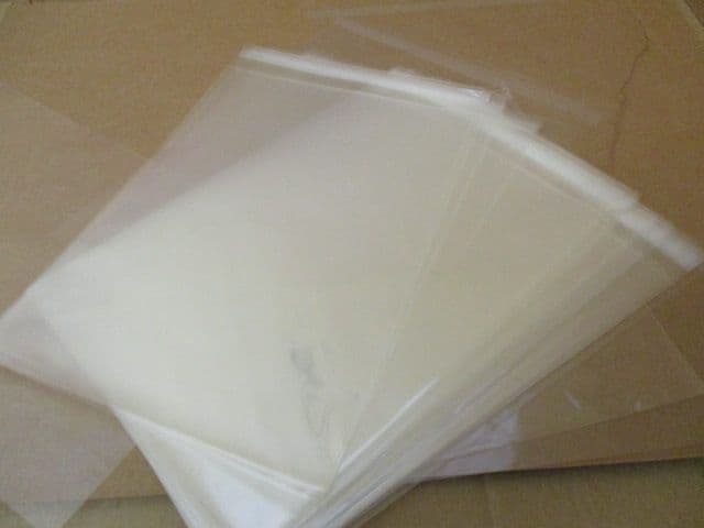 100 - A4 220x310 35mm flap with self adhesive strip