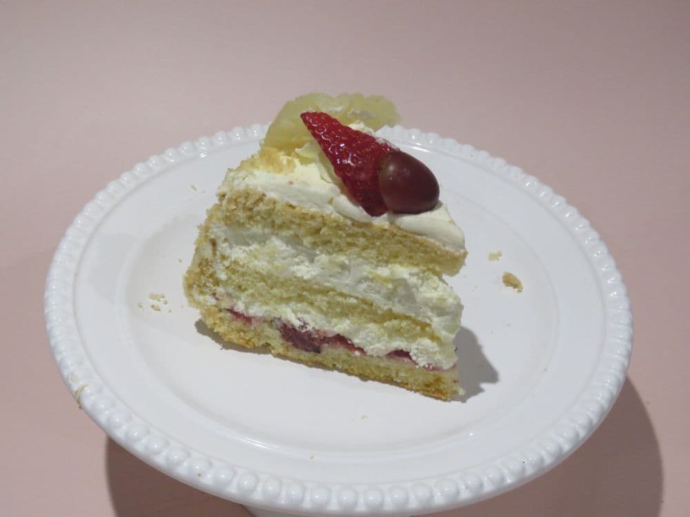 Fresh Cream Gateaux Slice