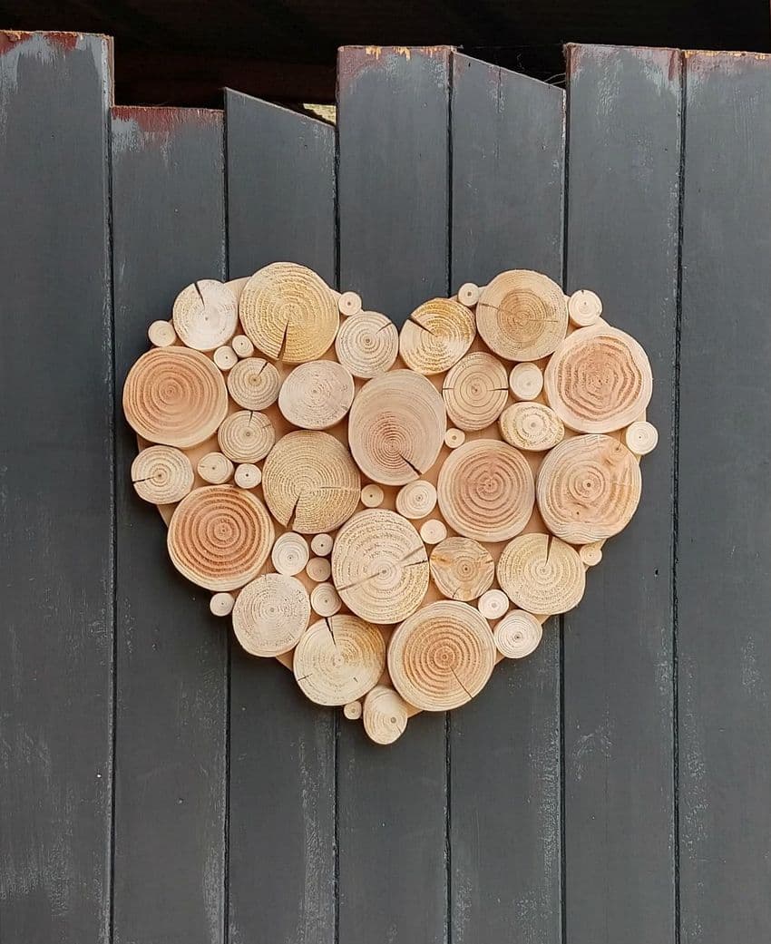 Log Wall Art - HEART MOSAIC in NATURAL WOOD