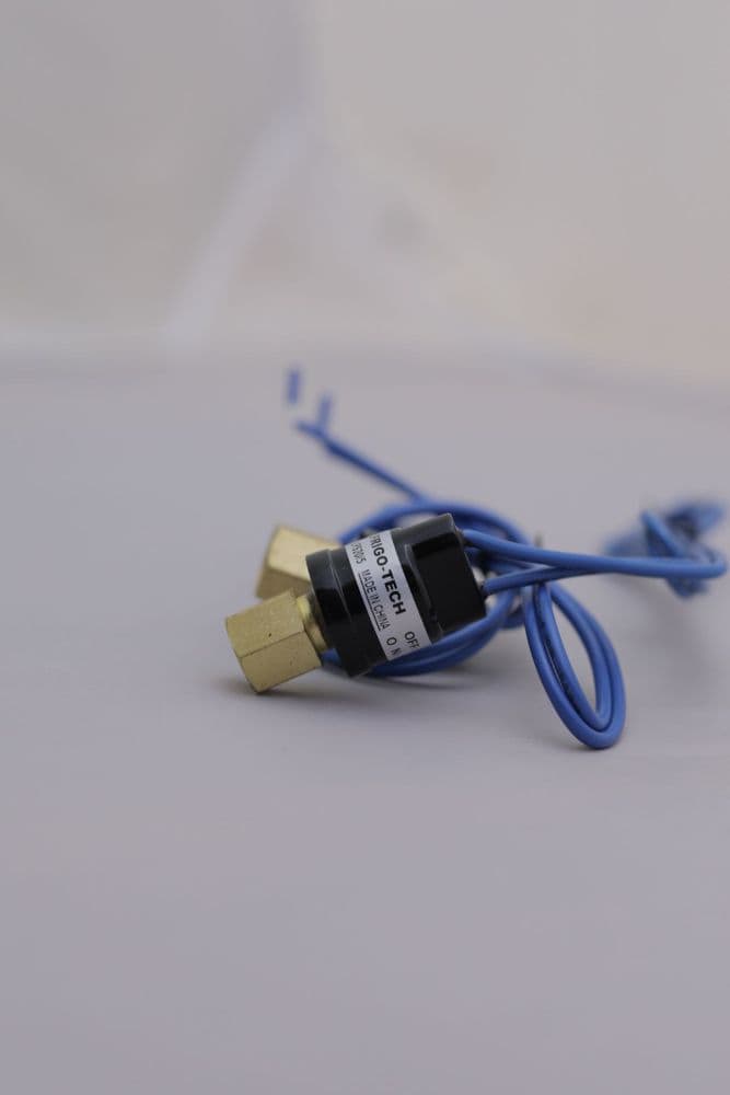 LP PRESSURE SWITCHES FIXED LP Open 5 / -3 PSI LP Closed 20 /-5PSI
