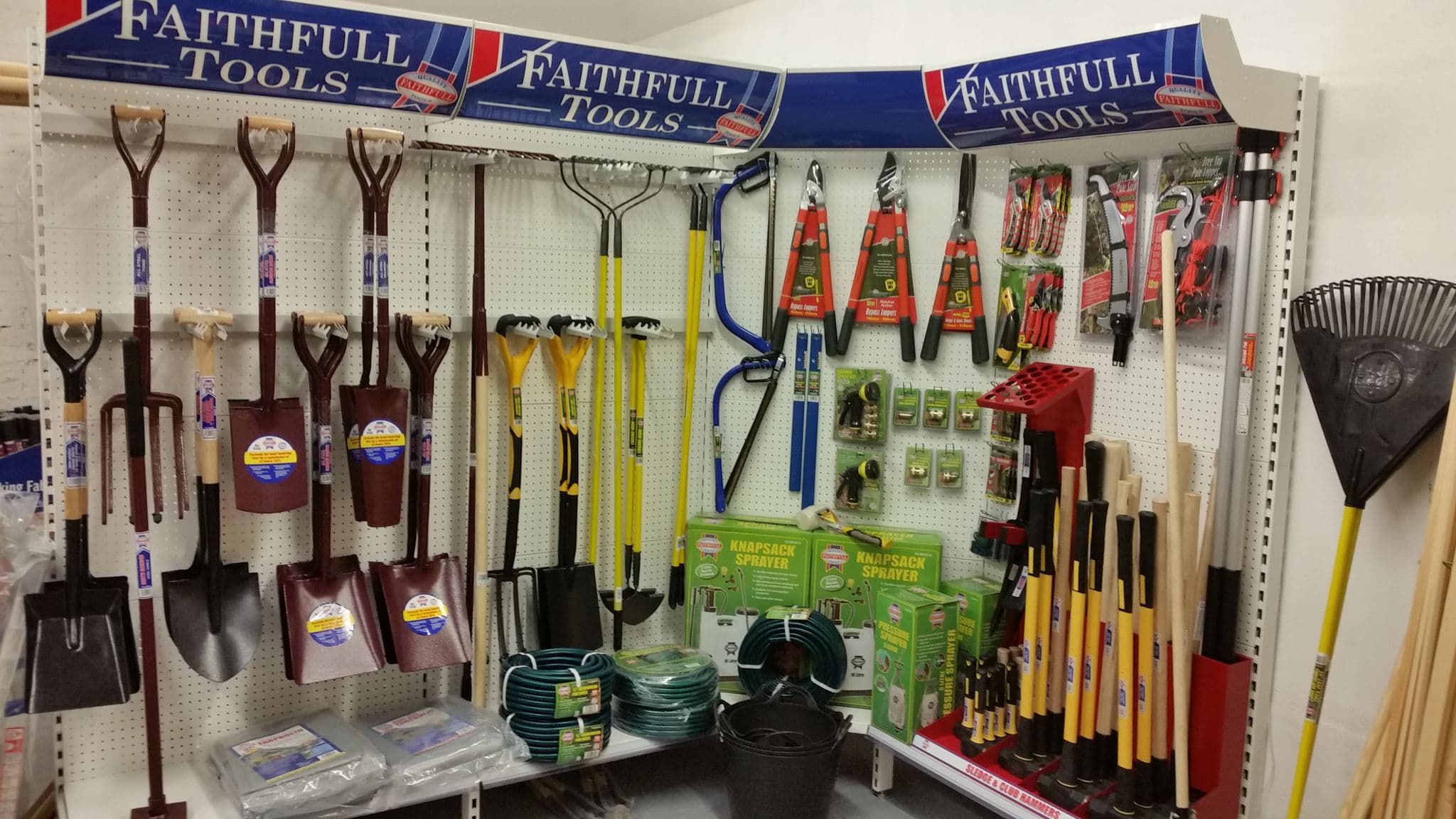 M & T Builders Merchants