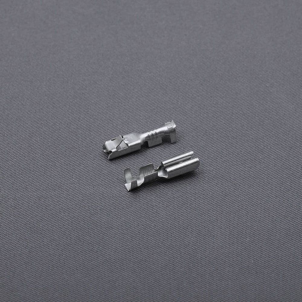 2 8mm Female terminals with latch for ML connector 3-4303/10