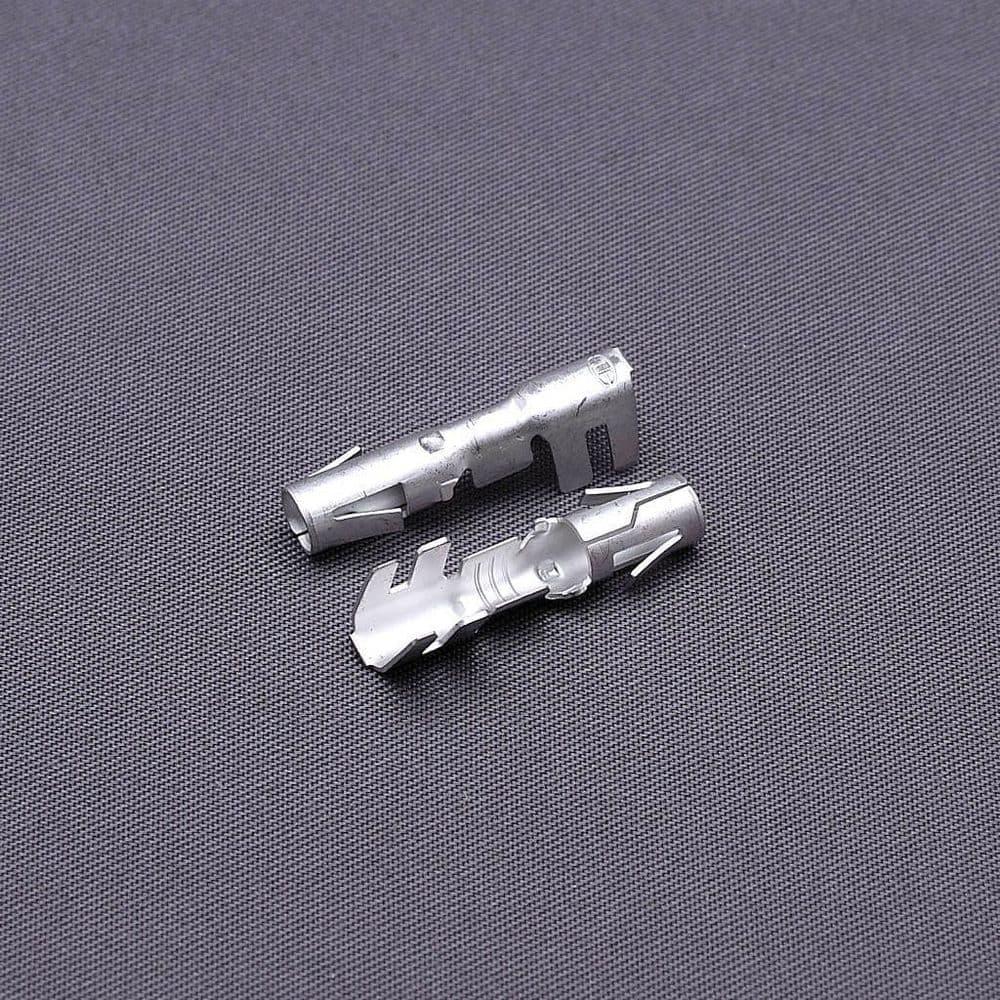 Female terminal for fuel pump with screw on cap 3 5mm dia 3-1564