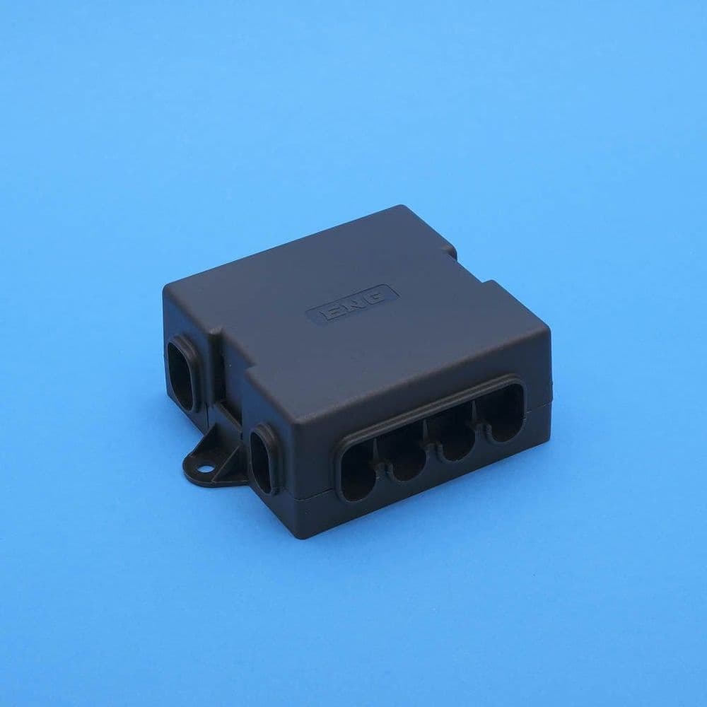 Power distribution fusebox for 1 Mega & 4 Midi fuses MFB1