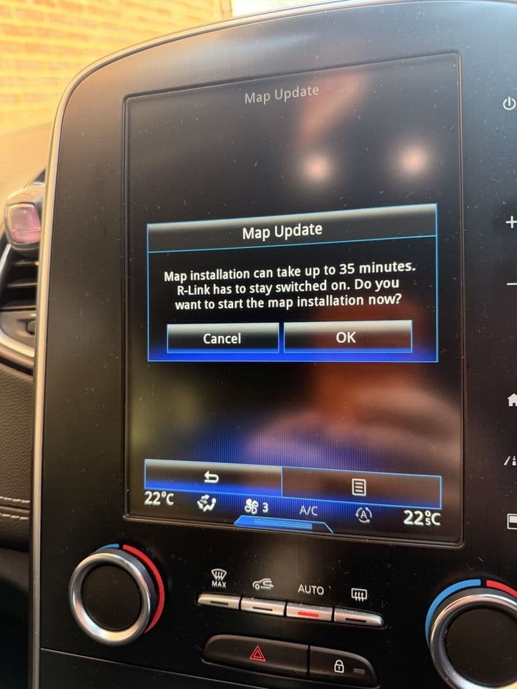 RENAULT R-LINK 2 SAT NAV MAP UPDATE USB EUROPE 2026