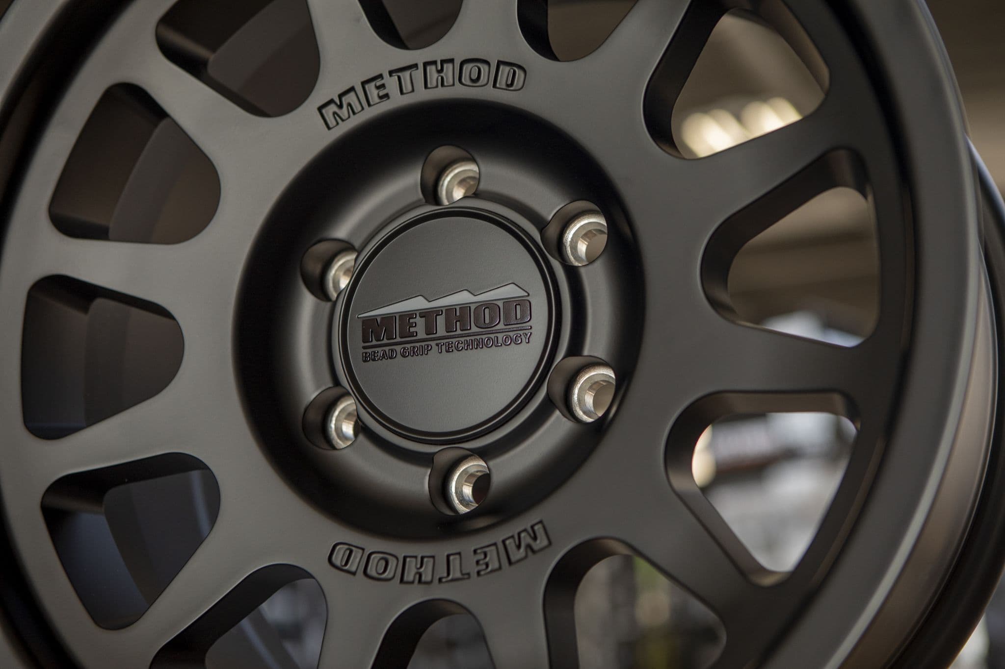 Method Race Wheels MR703 Bead Grip Black 17"