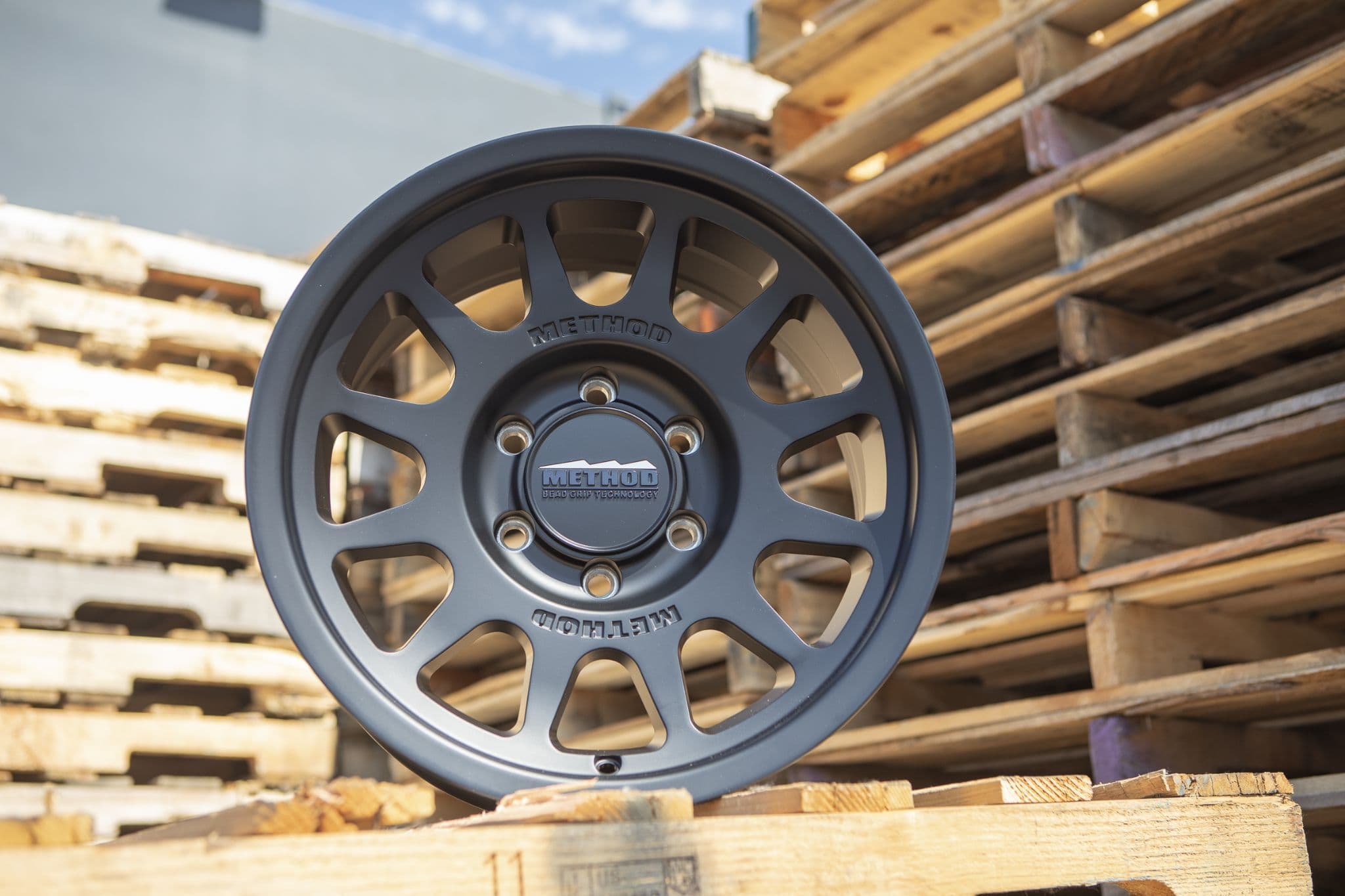 Method Race Wheels MR703 Bead Grip Black 17"