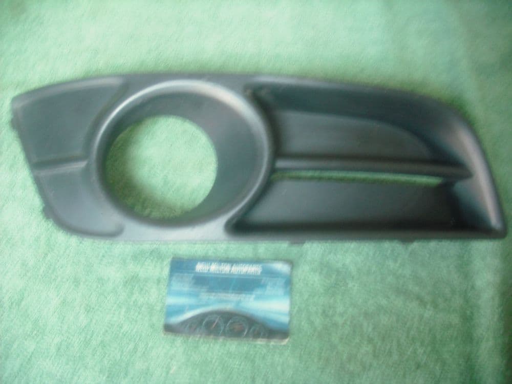 52127-02120 A GENUINE TOYOTA COROLLA 2004-2007 FRONT BUMPER FOG LIGHT ...