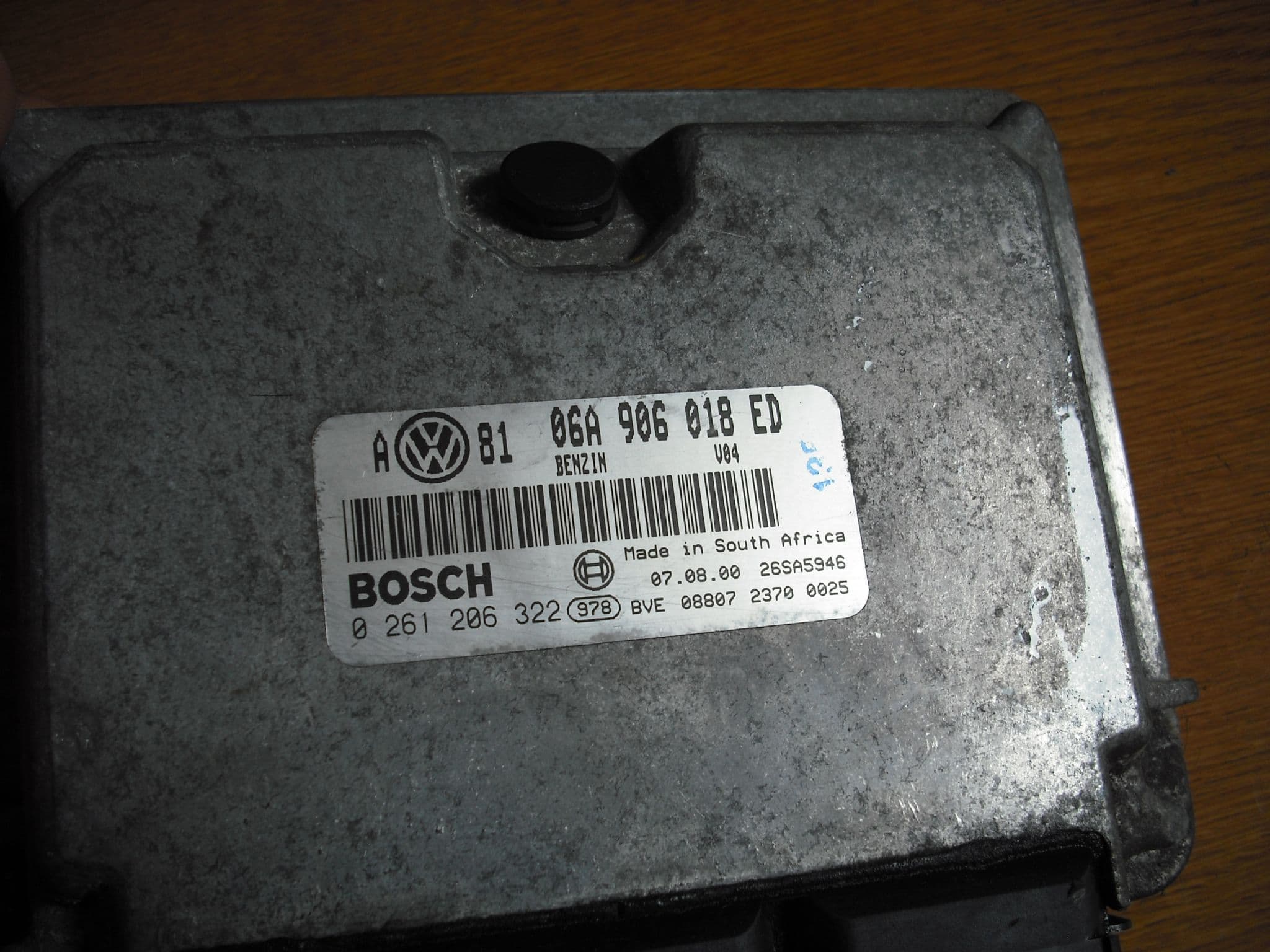 06A 906 018 ED BOSCH A VW VOLKWAGEN GOLF MK4 2 0 GTI MAIN ENGINE ECU ...