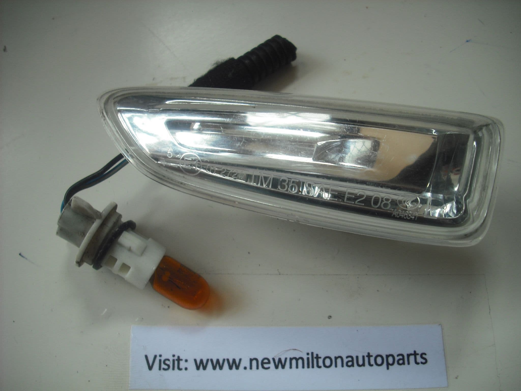 13273103 A GENUINE VAUXHALL INSIGNIA AND ASTRA J FRONT WING MARKER ...