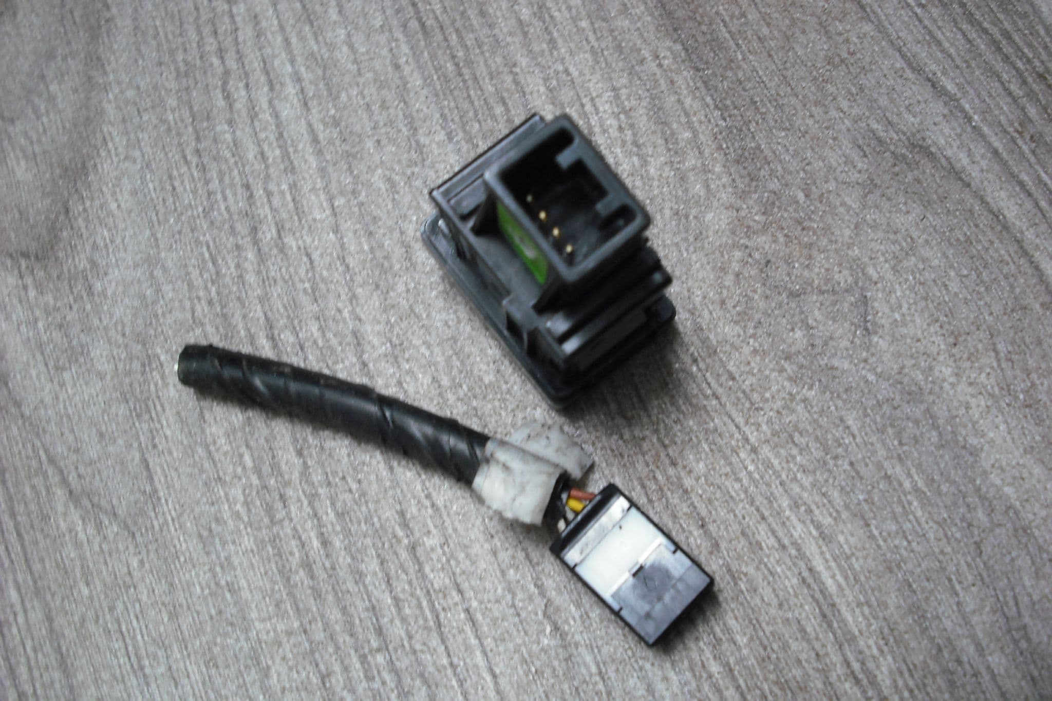 134159 TOYOTA PRIUS HEADLIGHT LEVELING ADJUSTMENT SWITCH