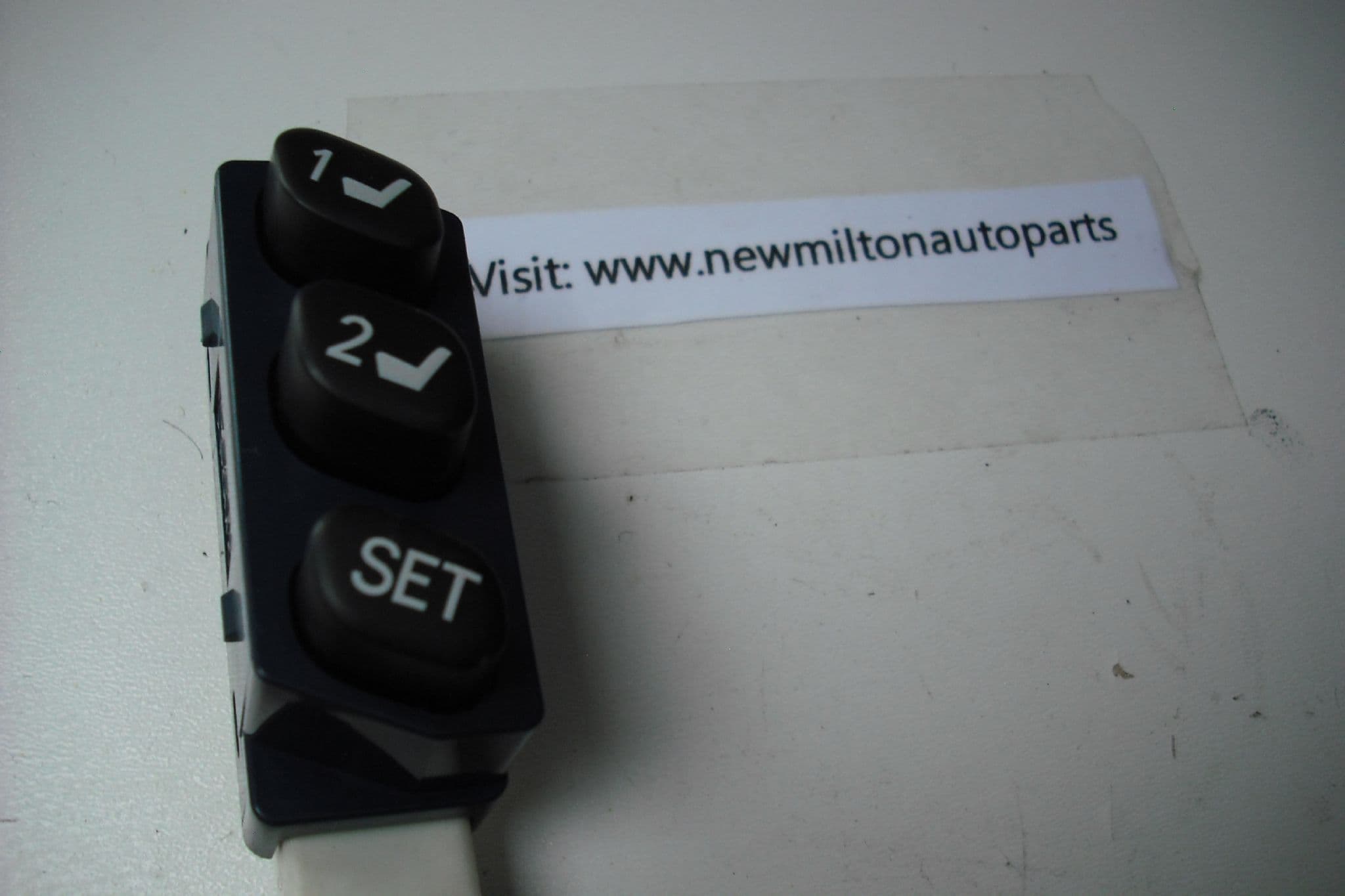 156987 LEXUS RX400H ELECTRIC FRONT SEAT MEMORY SWITCHES
