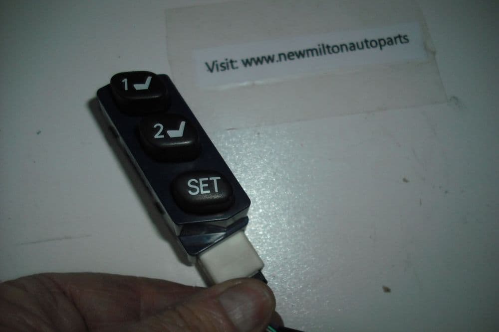 156987 LEXUS RX400H ELECTRIC FRONT SEAT MEMORY SWITCHES