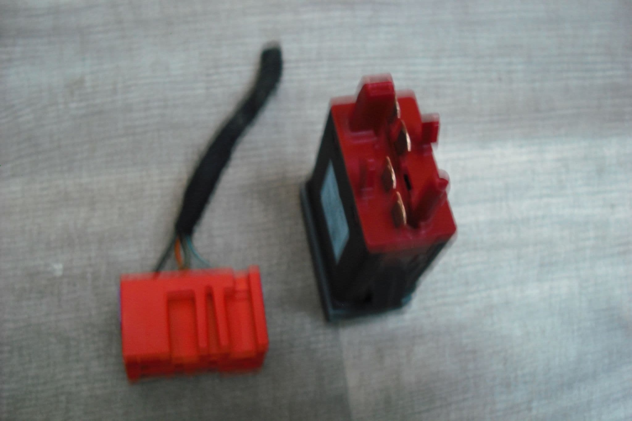 1C0927134 A GENUINE VW VOLKSWAGEN BEETLE ESP SWITCH