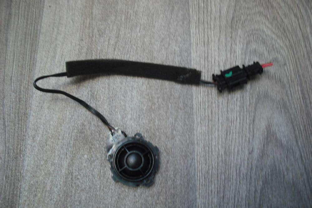 1KO 035 411C VW VOLKSWAGEN GOLF MK5 FRONT DOOR SMALL SPEAKER TWEETER