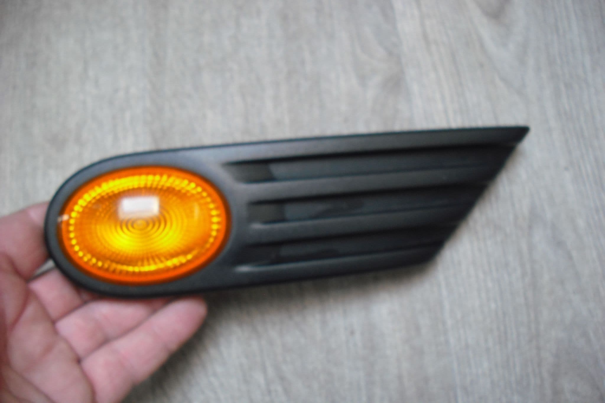 2 751 503 A GENUINE MINI R55 R56 FRONT WING SIDE MARKER INDICATOR LEFT SIDE