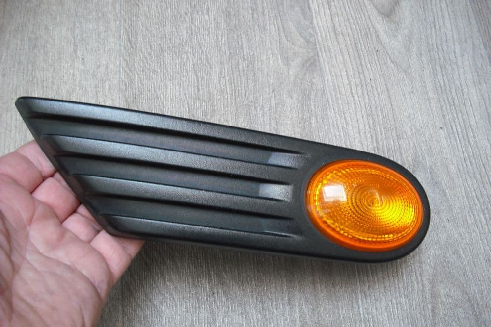 2 751 504 A GENUINE MINI R55 R56 FRONT WING SIDE MARKER INDICATOR RIGHT ...