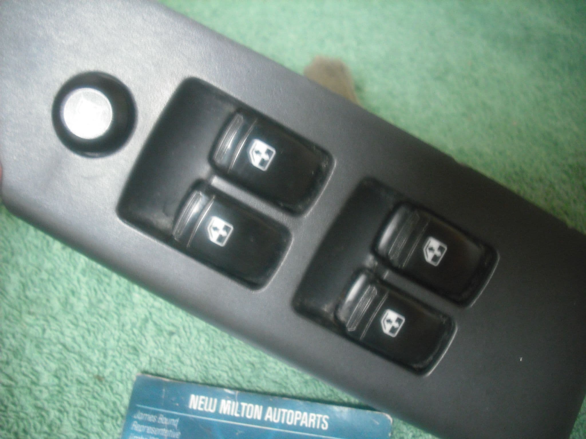 202005158 A GENUINE CHEVROLET AVEO DRIVERS DOOR ELECTRIC WINDOW SWITCH PACK