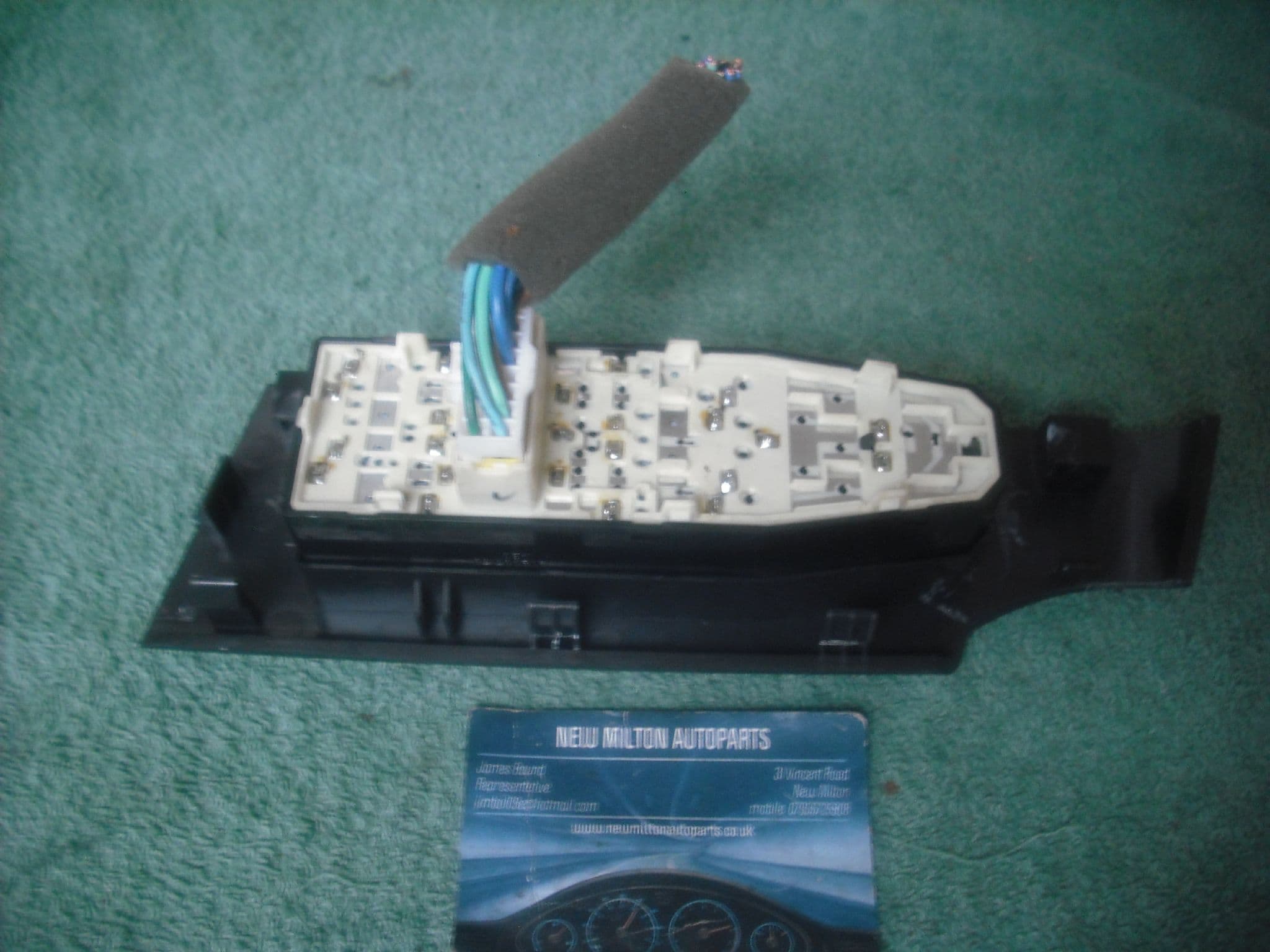 202005158 A GENUINE CHEVROLET AVEO DRIVERS DOOR ELECTRIC WINDOW SWITCH PACK