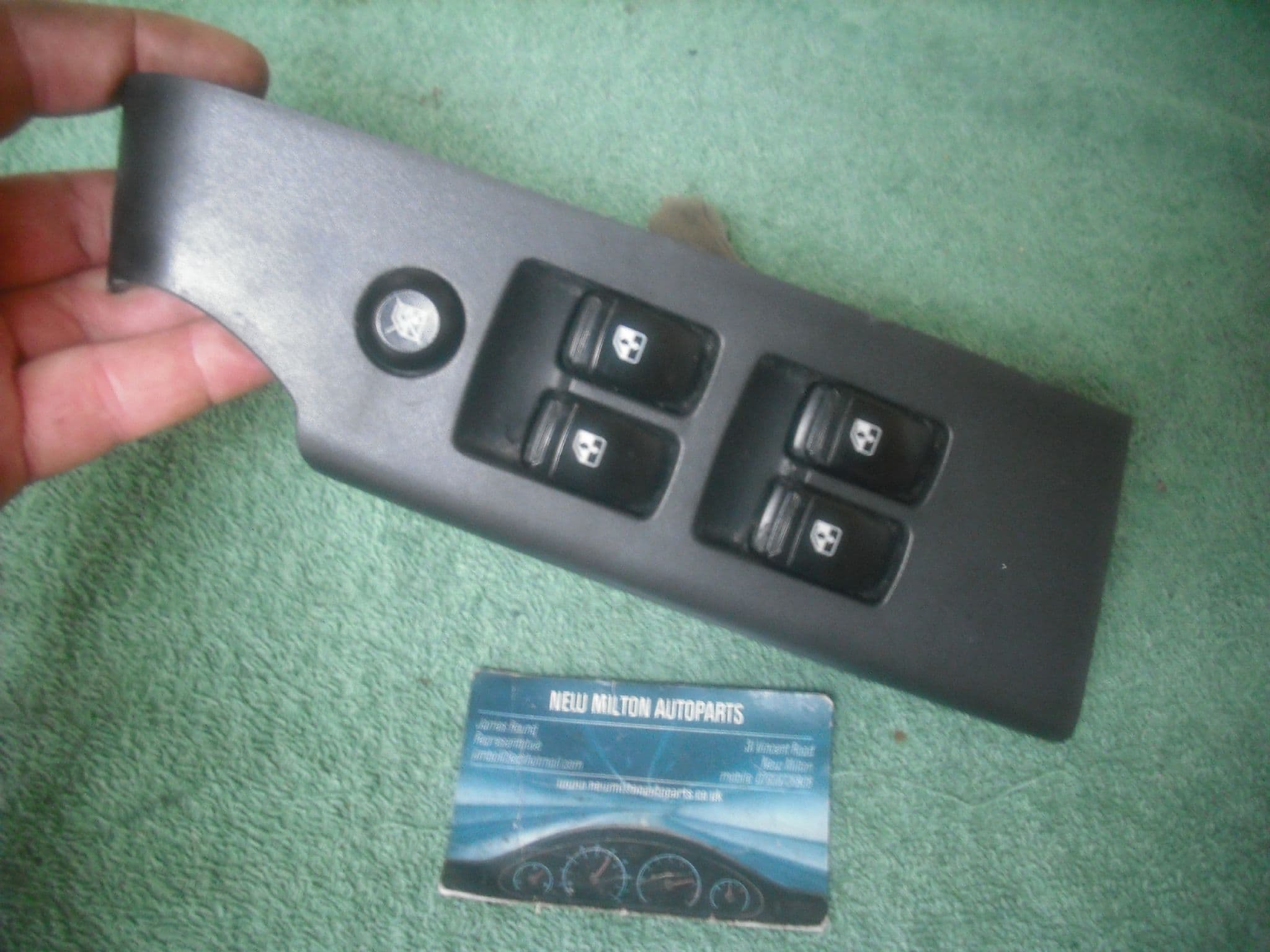 202005158 A GENUINE CHEVROLET AVEO DRIVERS DOOR ELECTRIC WINDOW SWITCH PACK