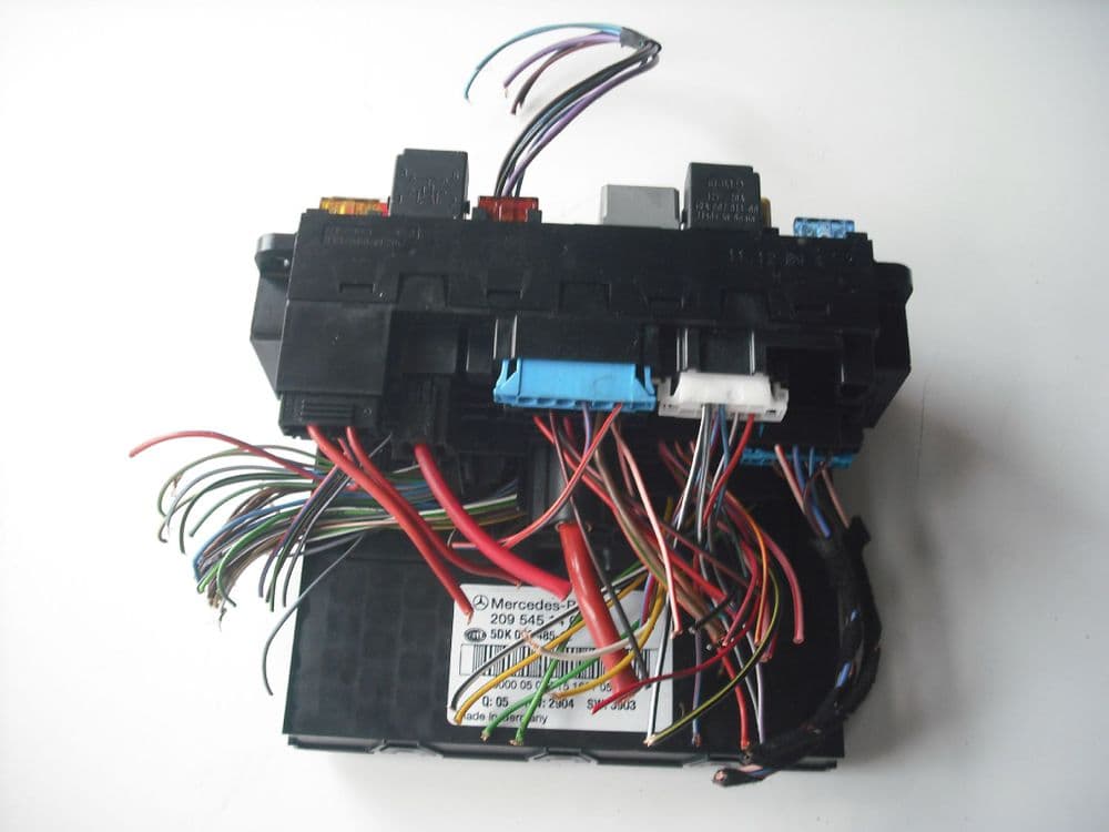 209 545 14 01 MERCEDES BENZ W209 CLK SAM UNIT CONTROL MODULE FUSE BOX
