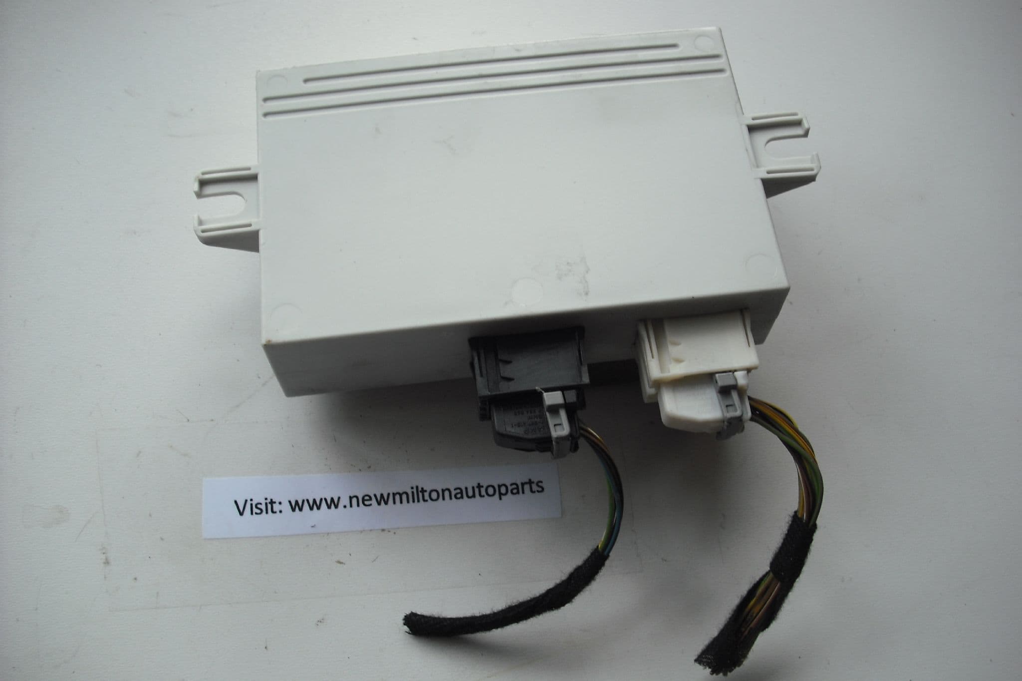 21-6 921 415 BMW E46 3 SERIES REAR PARKING SENSOR CONTROL MODULE