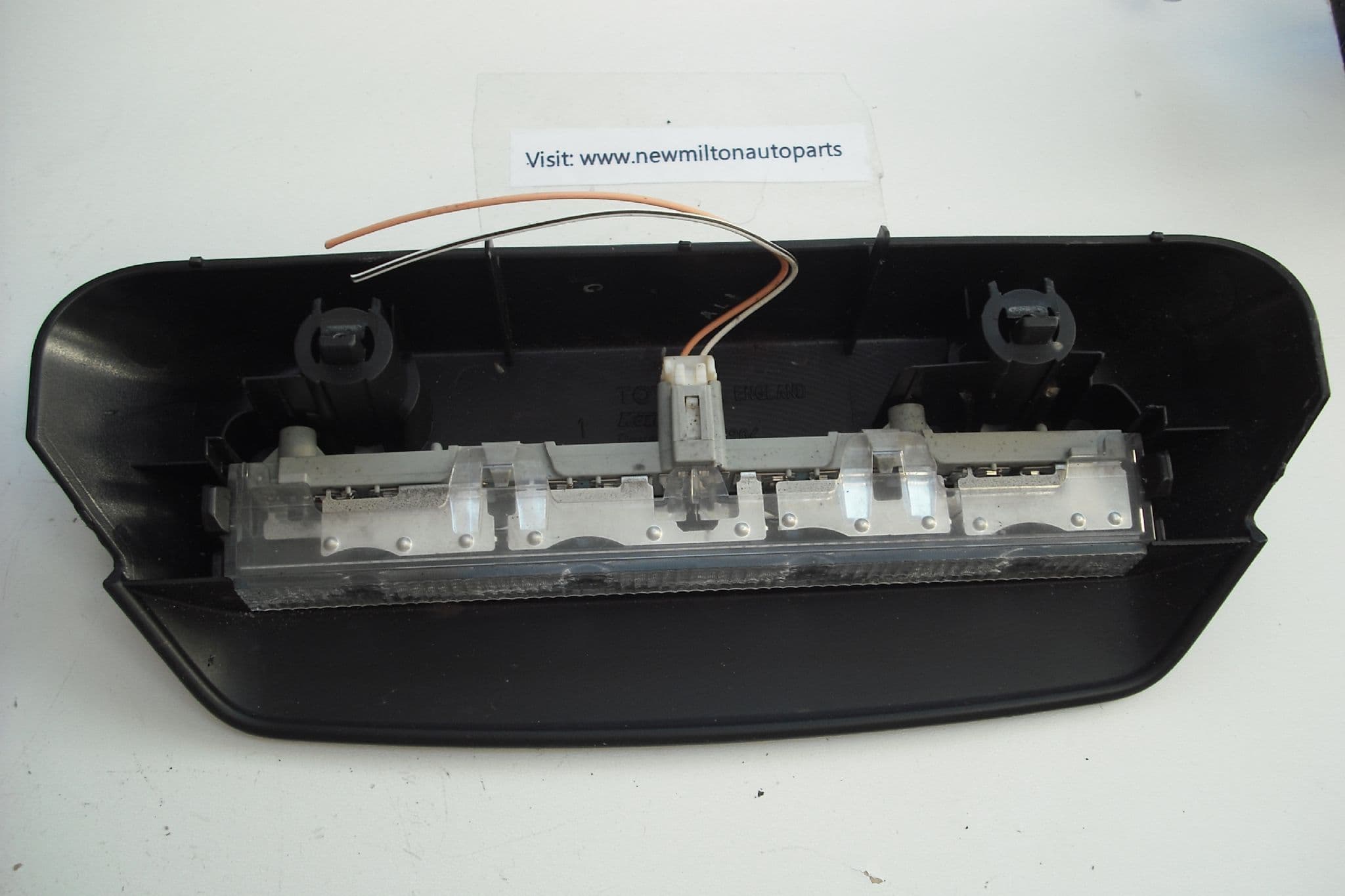 288-16698 TOYOTA YARIS MK2 REAR HIGH LEVEL THIRD BRAKE LIGHT