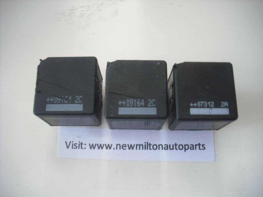 3 GENUINE FORD FOCUS MK2 2000-2012 RELAYS 5M5T-14B192 CA V23136-B1-X66 PA
