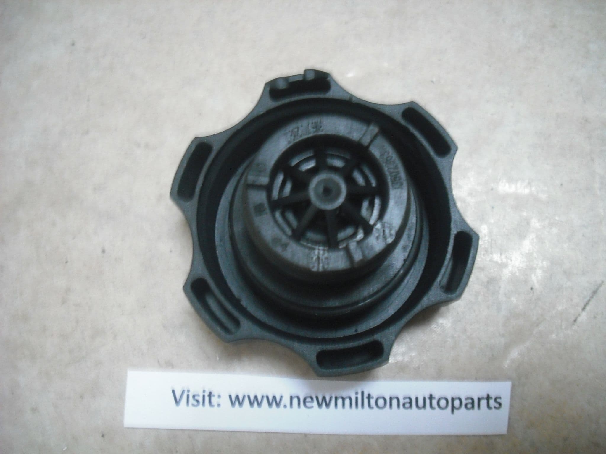 316702P182 VAUXHALL INSIGNIA ENGINE COOLANT WATER EXPANSION TANK FILLER CAP