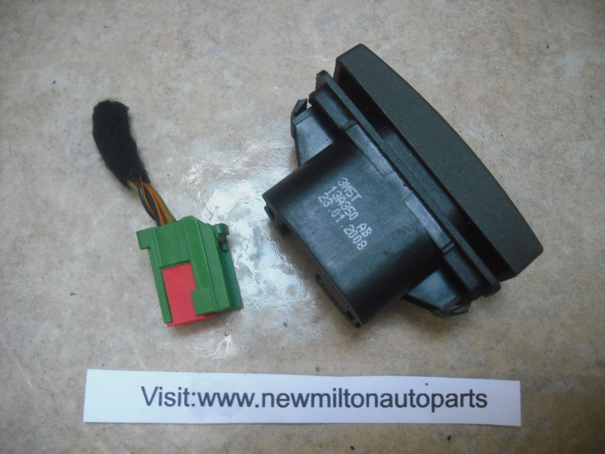 3M5T 13A350 AB FORD FOCUS AND C MAX HAZARD WARNING LIGHT SWITCH 3M5T ...