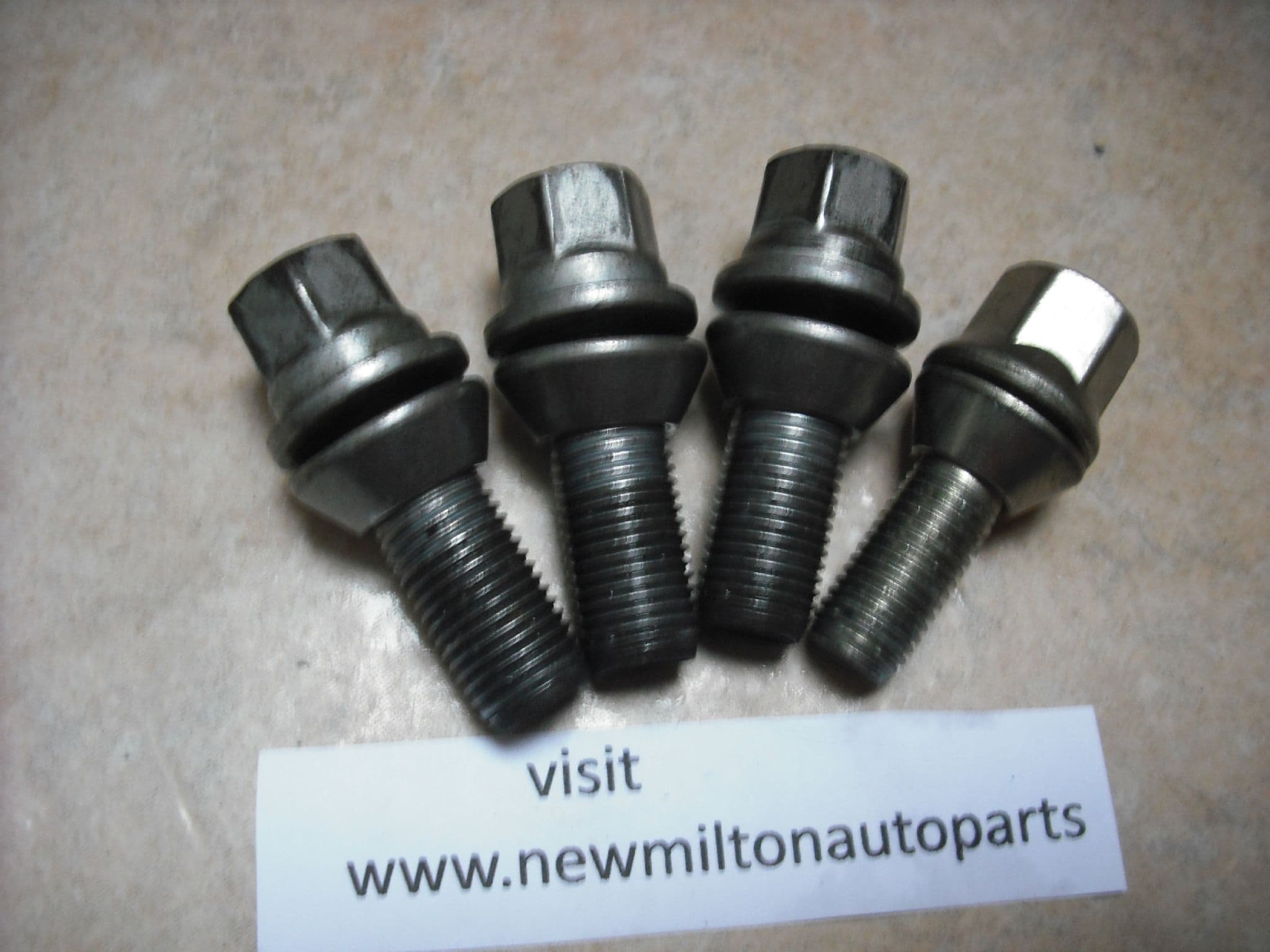 4 GENUINE RENAULT LAGUNA MK3 ALLOY WHEEL BOLTS 17MM