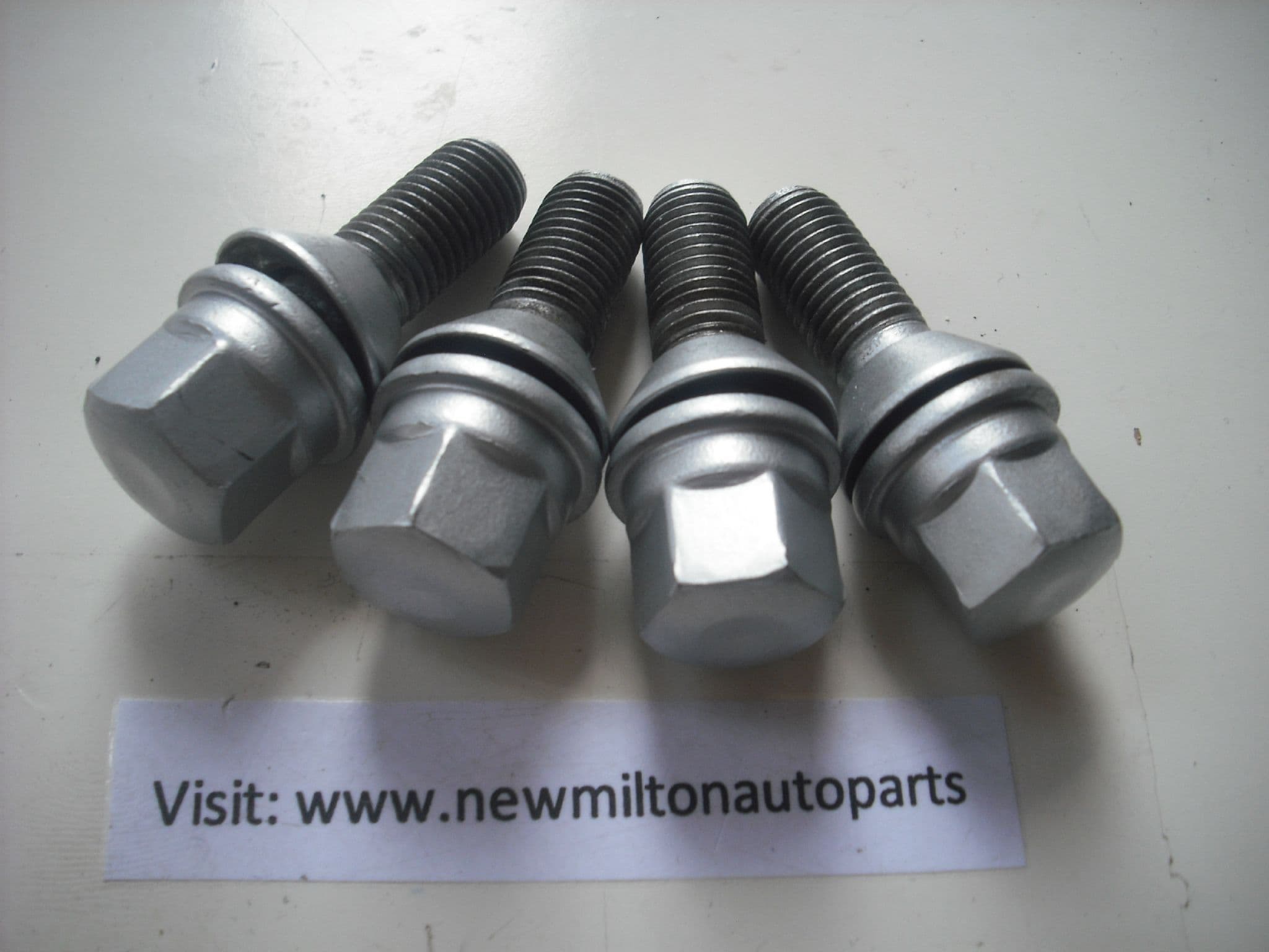 4 GENUINE RENAULT SCENIC AND MEGANE MK2 ALLOY WHEEL BOLTS M12 17MM