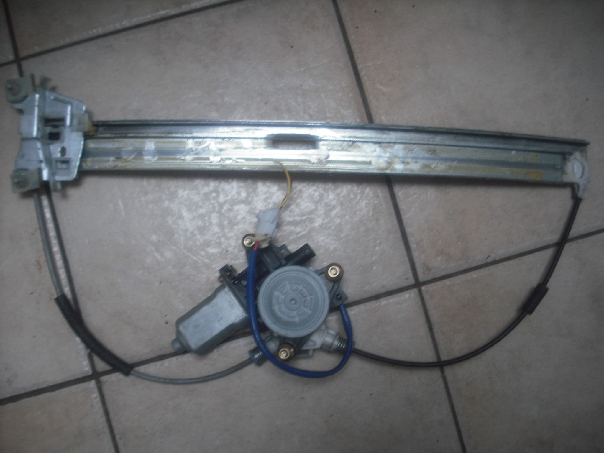 862100-4441 A FORD MAVERICK 2000-2006 FRONT DOOR LEFT ELECTRIC WINDOW ...