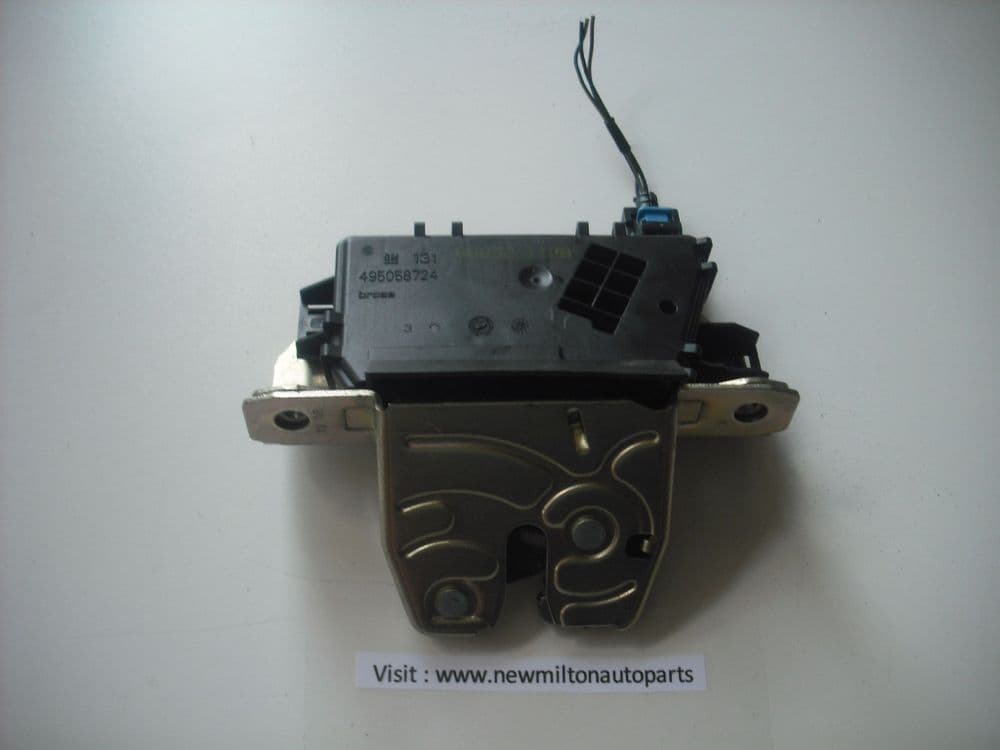 495058724 SAAB 93 ESTATE TAILGATE BOOT CATCH WITH CENTRAL LOCKING