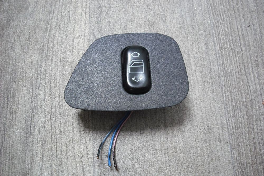 53424 A MERCEDES BENZ W210 E CLASS REAR DOOR ELECTRIC WINDOW SWITCH ...