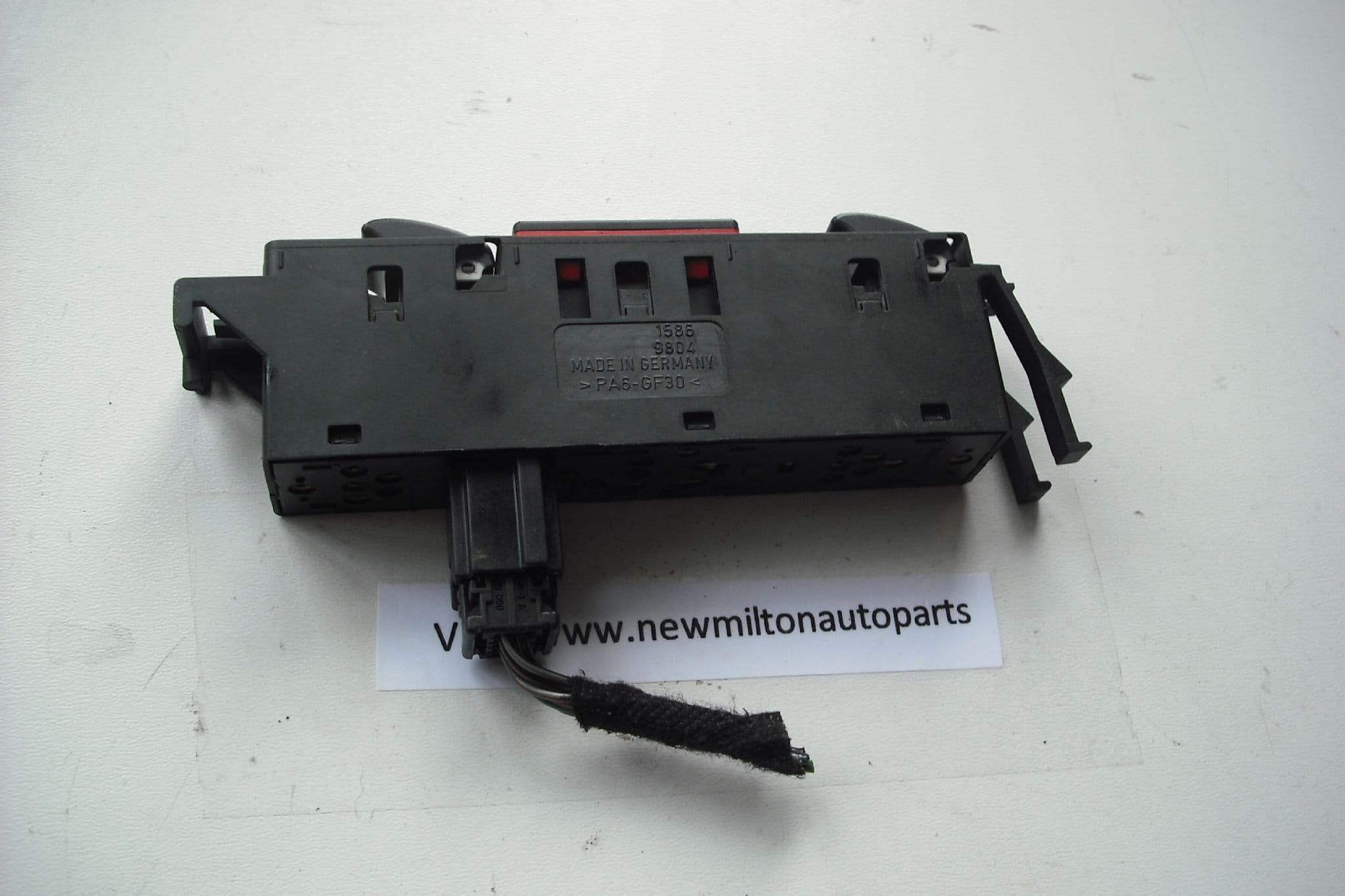 6 902 184 1586 9804 BMW E46 3 SERIES DRIVERS SIDE WINDOW SWITCHES