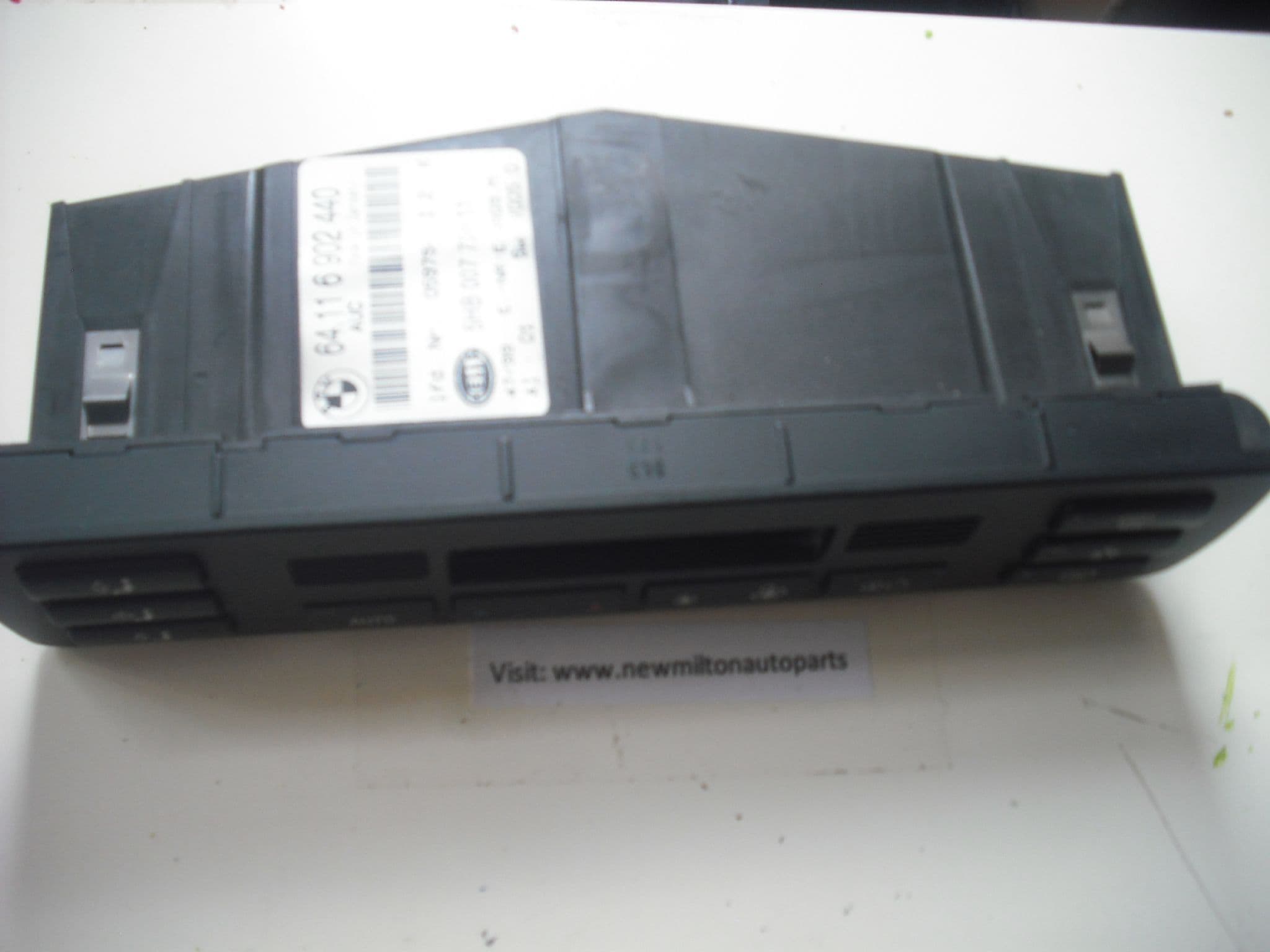 64 11 6 902 440 BMW E46 3 SERIES HEATER AND CLIMATE CONTROL A/C ACC PANEL