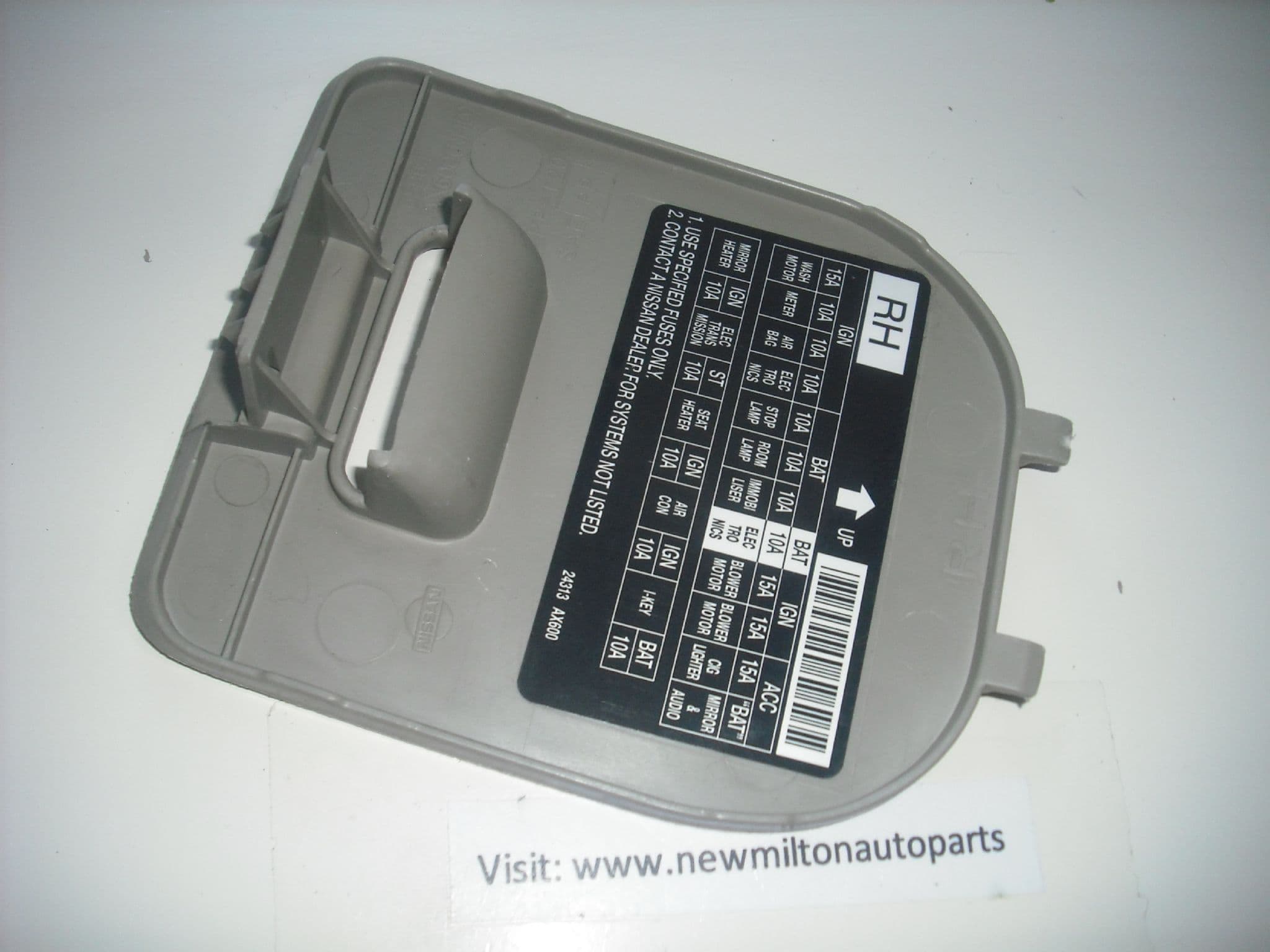 68964 AX600 NISSAN MICRA K12 INTERIOR DASH FUSE BOX COVER DOOR