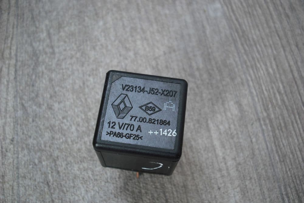 7700821864 12V 70A RENAULT MASTER LAGUNA MEGANE CLIO RELAY